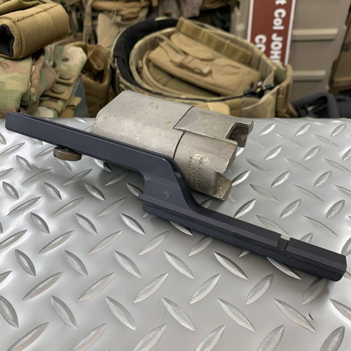 【未使用】米軍実物 AIMPOINT Carry Handle Mount グースネックマウント colt fn bafe midwest ...