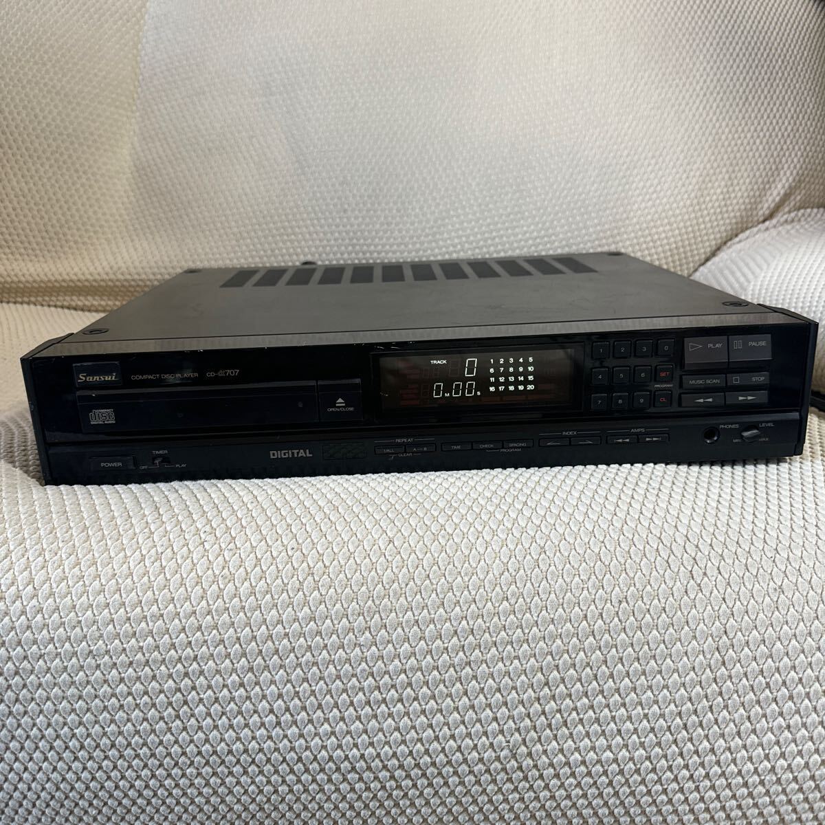 【傷や汚れあり】SANSUI CDプレーヤー CD-α707 通電OK トレイ出入り難ありの落札情報詳細 - Yahoo!オークション落札価格検索 オークフリー