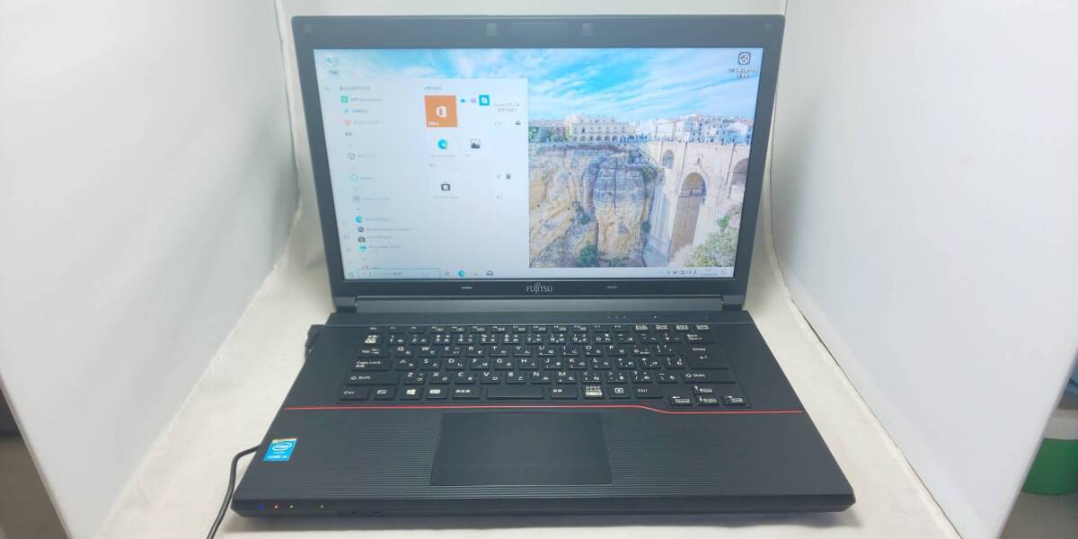 【やや傷や汚れあり】240603 FUJITSU LIFEBOOK A574/H (Core i3-4000M / SSD120GB ...
