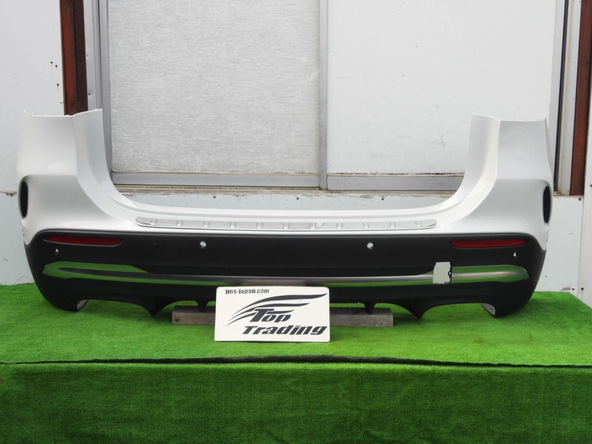 【傷や汚れあり】L3828vc ベンツ純正 GLA H247 AMG リアバンパー ロアパネル・サテンシルバーモール付 A2478850206 ...