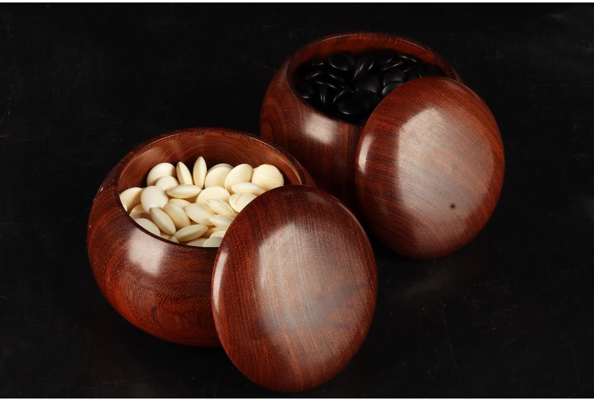 【やや傷や汚れあり】[URA]天然本蛤・那智黒石31号碁石/9-8-158 (検索)骨董/スワブデ/囲碁/将棋/碁笥/娯楽/趣味/碁石/日向産/国産/雪印の落札情報詳細 - Yahoo ...