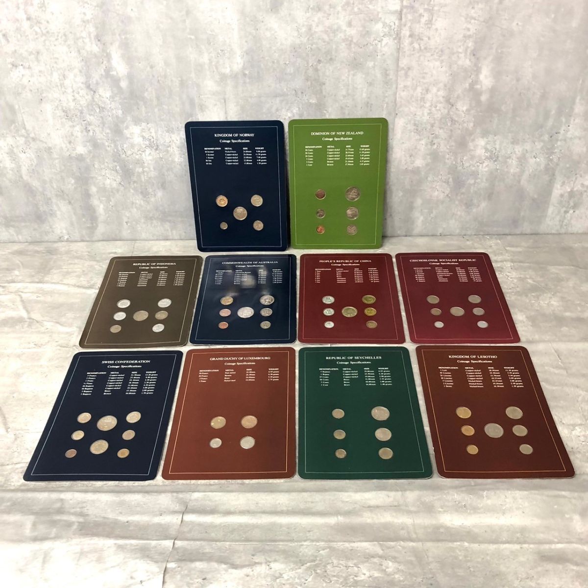 【未使用】フランクリンミント社 世界のコイン COIN SETS OF ALL NATIONS VOLUME Ⅰ 専用ケース付き 18シート ...