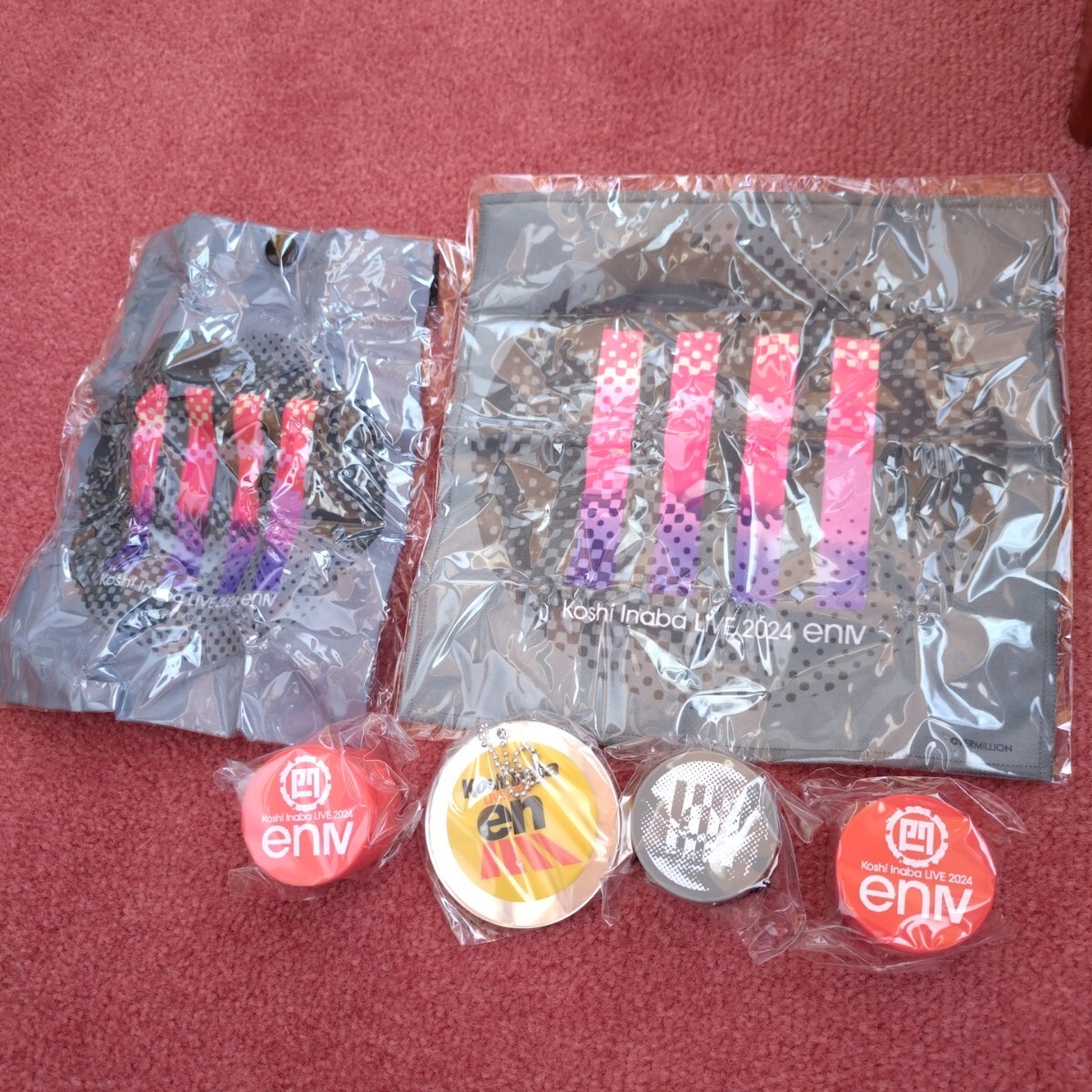 【未使用】【未開封】稲葉浩志 Koshi Inaba LIVE 2024 enⅣ 会場限定ガチャガチャ サコッシュ ファイバータオル ミラー ...