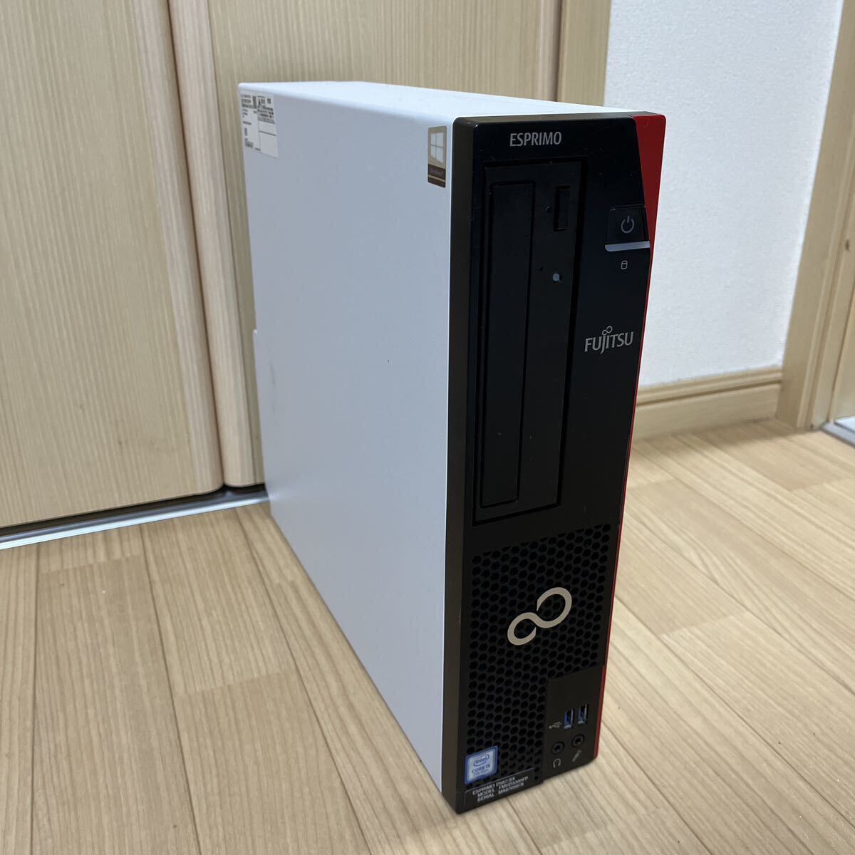 【やや傷や汚れあり】【爆速ゲーミングPC】富士通 ESPRIMO D587/ Corei5-7500 3.4GHz/SSD256GB/8GB/GTX 1050/win11 ...