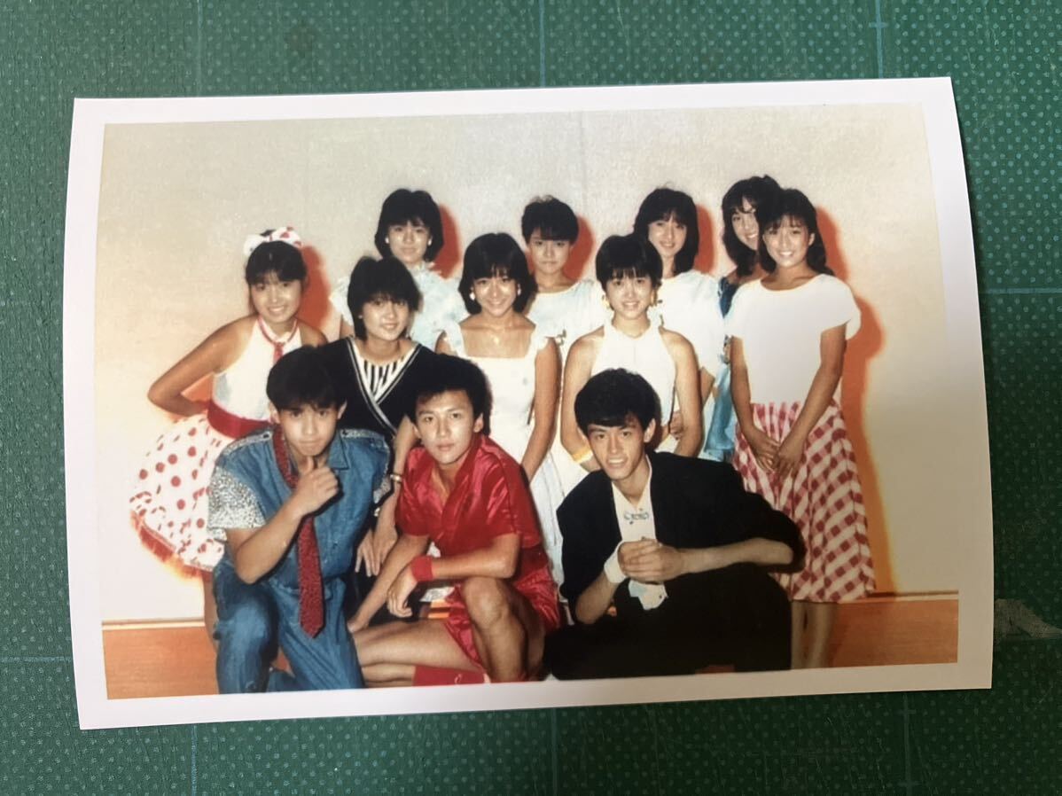 【目立った傷や汚れなし】【レア】84年組集合写真 岡田有希子 荻野目洋子 田中久美 渡部桂子他 デビュー初期 昭和タレント 80年代アイドルの