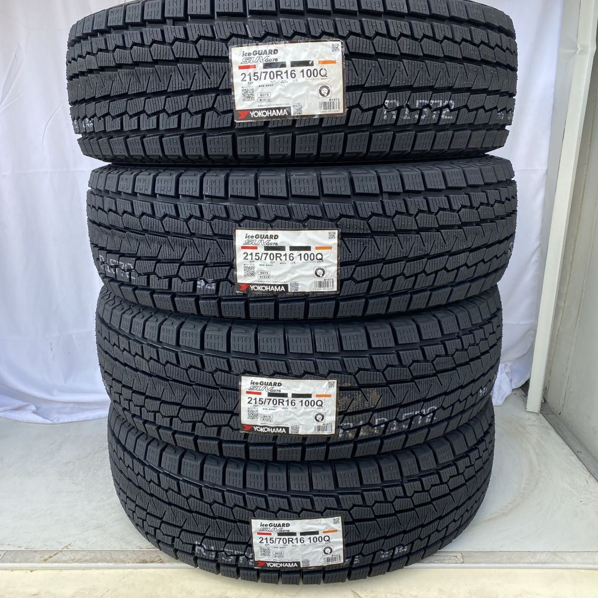 【未使用】即納 今季入荷分 2024年製 新品 ヨコハマ アイスガード SUV G075 215/70R16 4本 215/70-16 スタッドレスタイヤ 正規品 4本送料込59800円の落札 ...