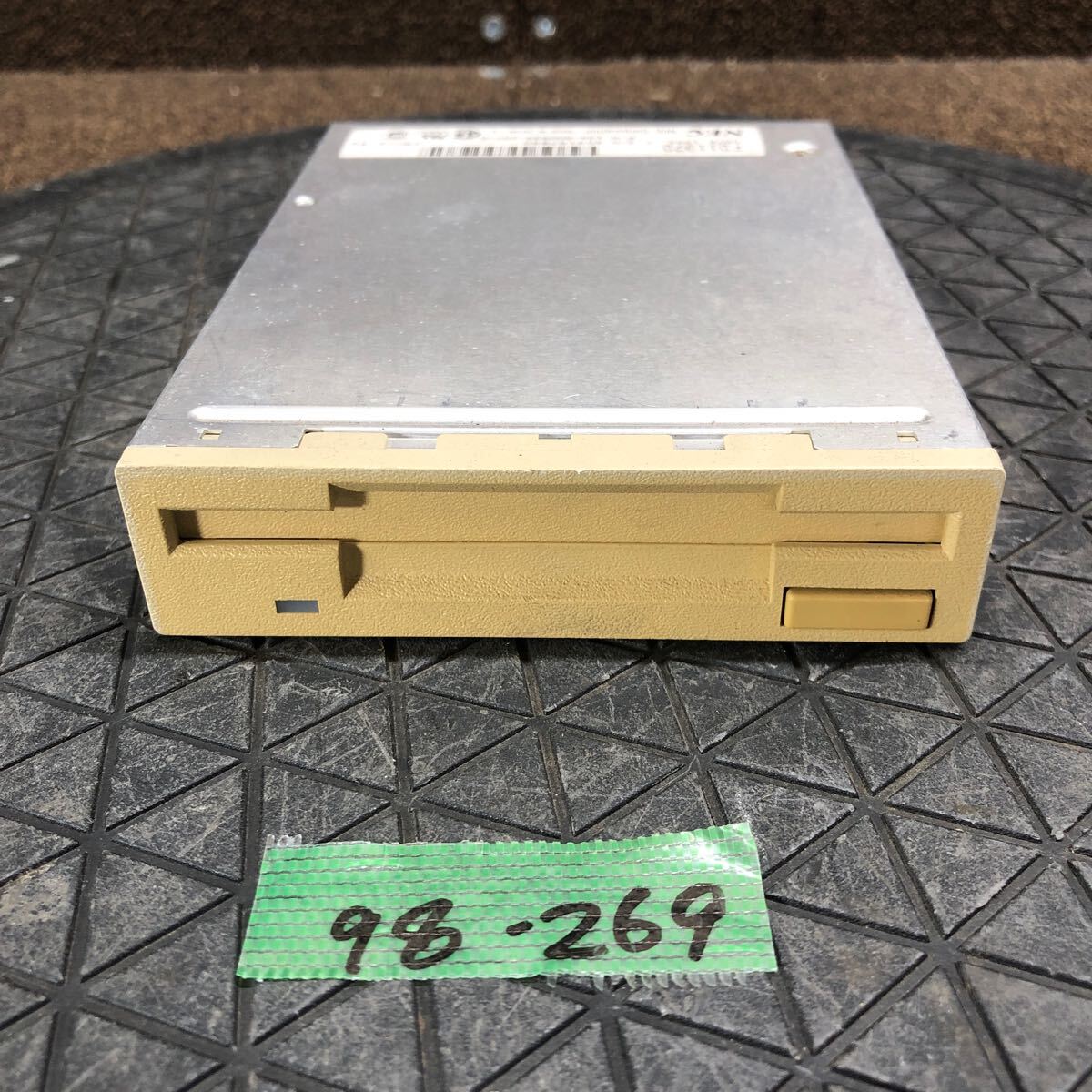 【傷や汚れあり】98-269 激安 レトロPC パーツ NEC PC-98など用 内蔵3.5インチFDD FD1137D フロッピーディスクドライブ 動作未確認 ジャンクの落札情報詳細 ...