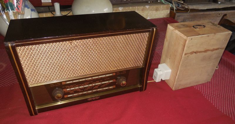 【目立った傷や汚れなし】FM/AM真空管ラジオ・英国RGD(Radio Gramophone Development)・ FM-34・1950 ...