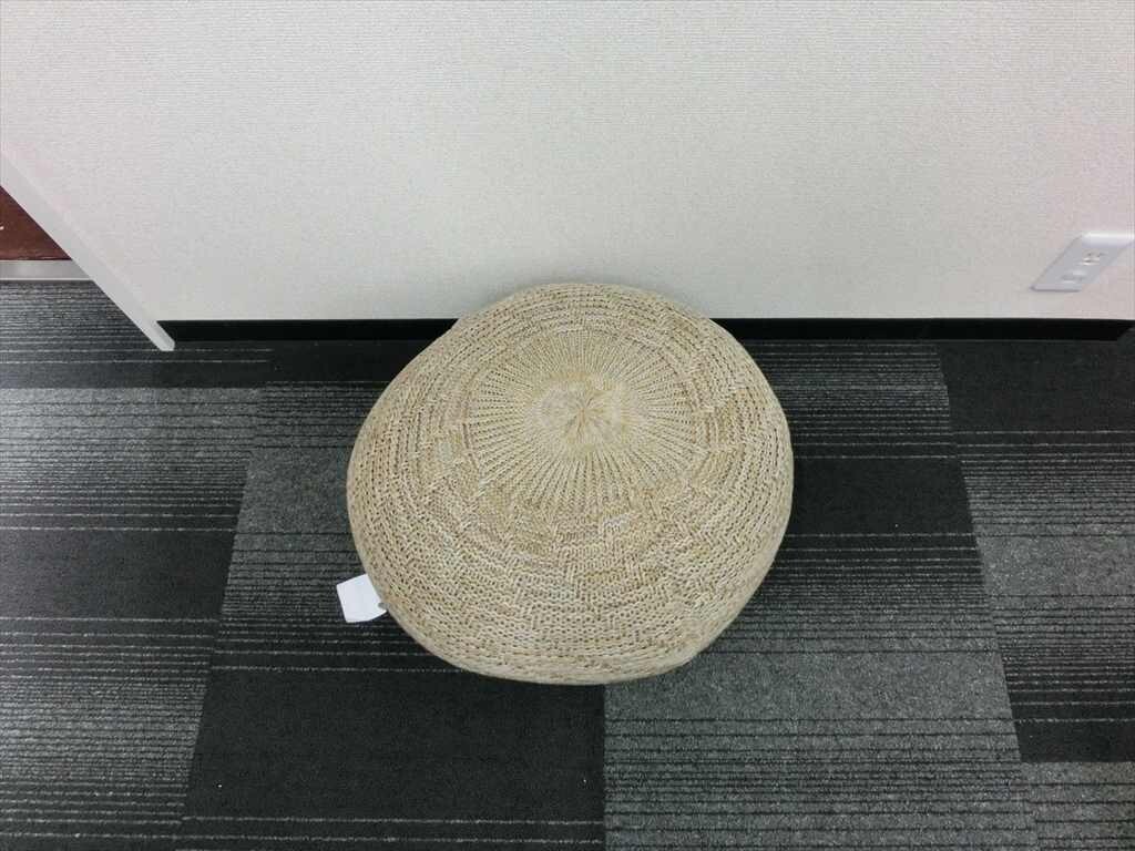 【やや傷や汚れあり】K【21-84】【140サイズ】IKEA イケア SANDARED サンダレード プーフ ベージュ 45cm/※傷・汚れ有 ...