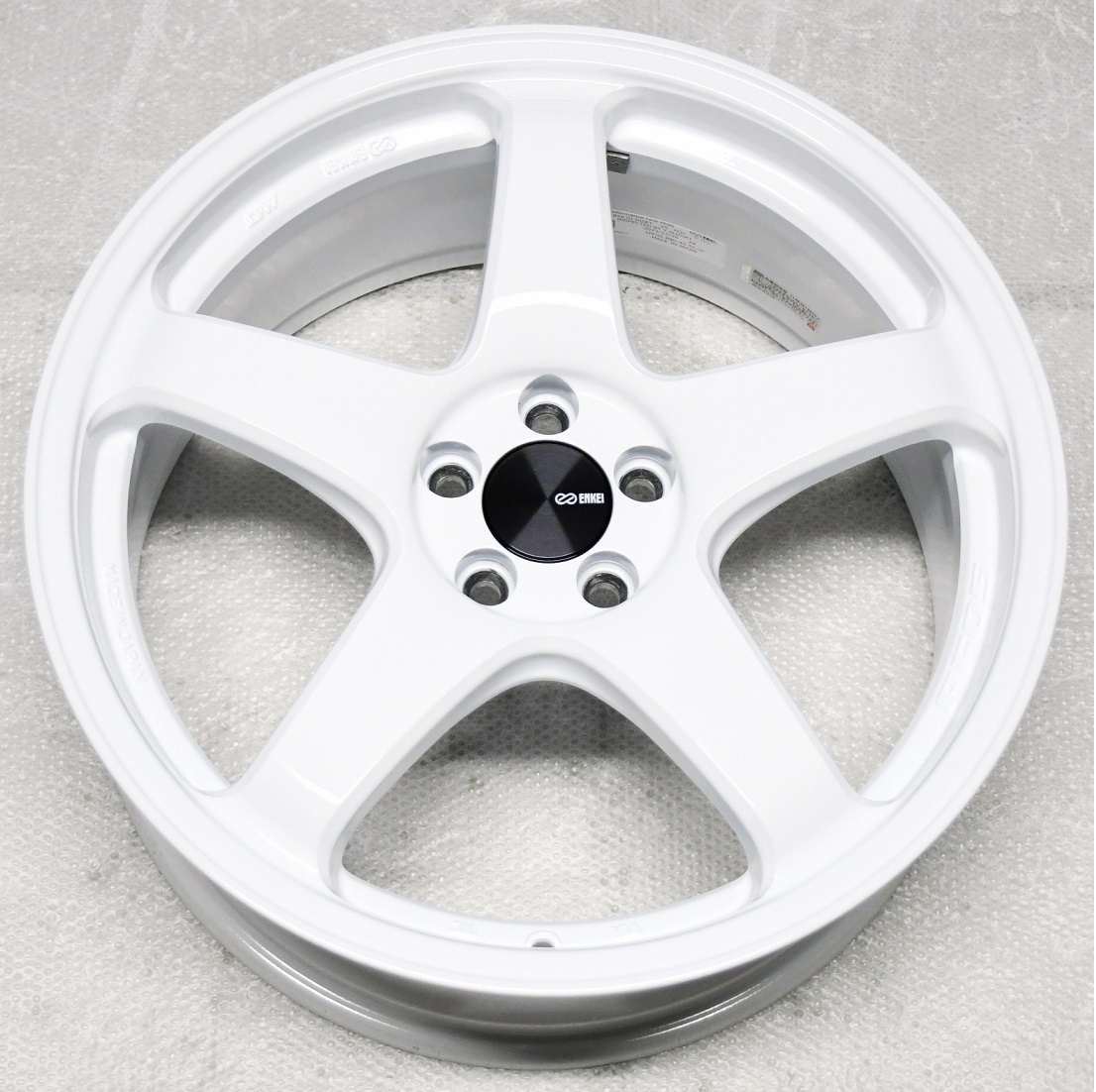 【やや傷や汚れあり】美品！使用少 ENKEI パフォーマンスライン PF05 軽量 18インチ 8J 5H-100 +45 ホワイト 4本 86 BRZ GR86 エンケイ PF-05の落札 ...