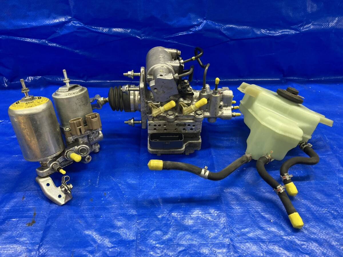 【傷や汚れあり】NHP10 アクア ABSアクチュエーター ブレーキブースター 47270-47030 47070-52010の落札情報詳細 - Yahoo!オークション落札価格検索 オークフリー