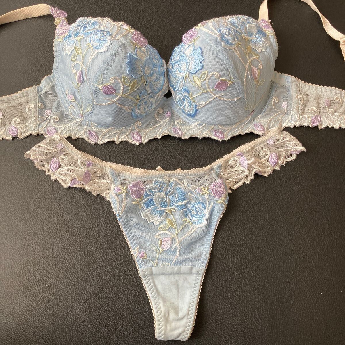 【未使用】ワコール サルート 補正下着 72Gローズボール ブラジャーE70 ソングM BU Wacoal saluteの落札情報詳細 - Yahoo!オークション落札価格検索 オークフリー