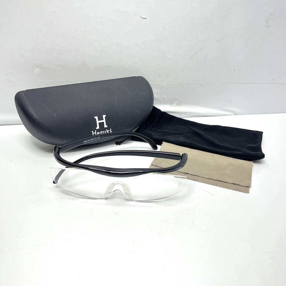 【未使用に近い】(志)【美品】HAZUKI/ハズキ ハズキルーペ 拡大鏡 クロス ケース付 1.6× 1.6倍 老眼鏡 ブラック 黒ラメ (o ...