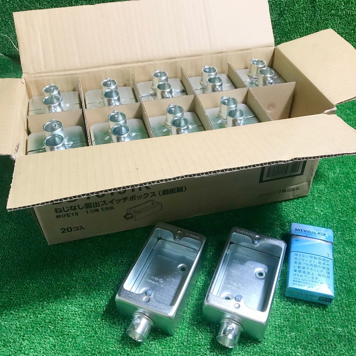 【未使用】浜飯o655 パナソニック ねじなし露出スイッチボックス 呼びE19 1個用 1方出 電線管用★計20個セットの落札情報詳細 - Yahoo!オークション落札価格検索 オークフリー