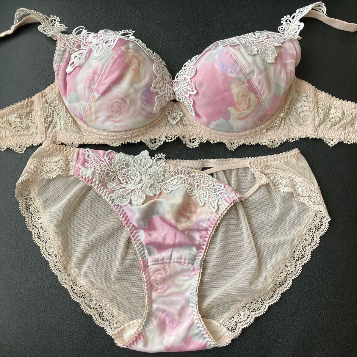 【未使用】ジャンク品 ワコール Wacoal サルート プレステージ salute 34G光の祭典 補正下着 ブラジャーF70 ノーマル ...