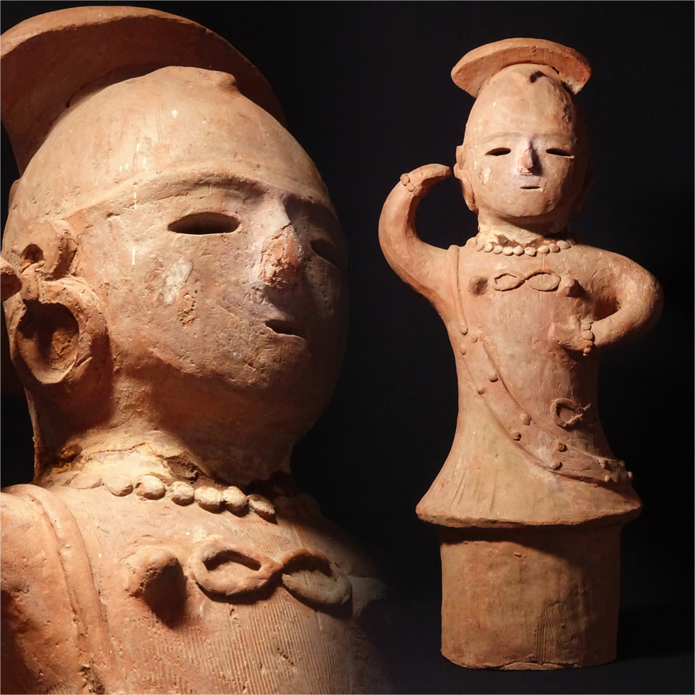 慶應 幽玄とした孤高の存在感！ 日本の古墳時代を象徴する遺物『首輪を掛ける女性像』 埴輪 高さ59cm 土器 発掘出土の落札情報詳細 ...