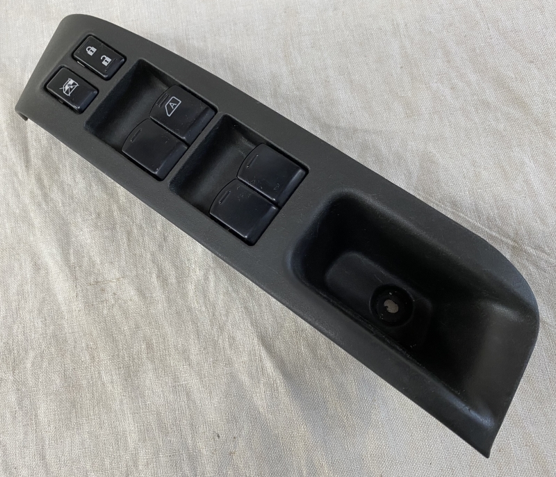 日産 キューブ Z12 運転席 右フロント パワーウインドウスイッチ + トリム / 80960-1FA0A/Bの落札情報詳細 - Yahoo ...
