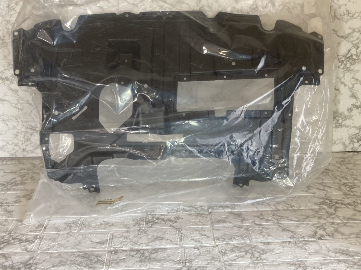 トヨタ プリウス ZVW55 50系 純正 エンジンアンダーカバー 51410-47020 51410-52081 51451-52031の ...