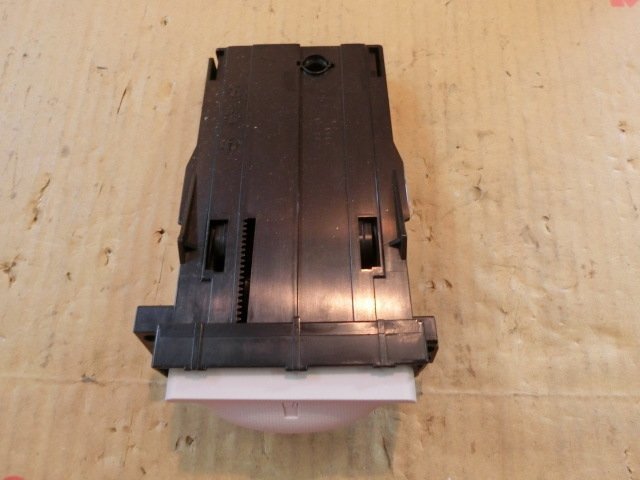 【やや傷や汚れあり】ミラココア L675s ドリンクホルダー 左前 55619 B2290 E0 純正 16331 伊tの落札情報詳細