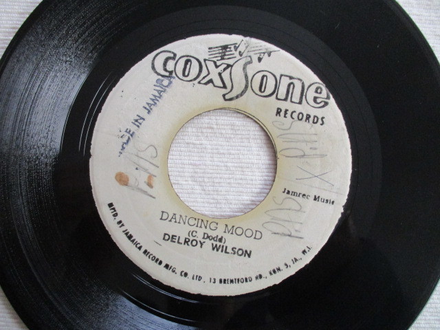 【やや傷や汚れあり】DELROY WILSON / DANCING MOOD (12インチシングル)の落札情報詳細 - ヤフオク落札価格検索 ...