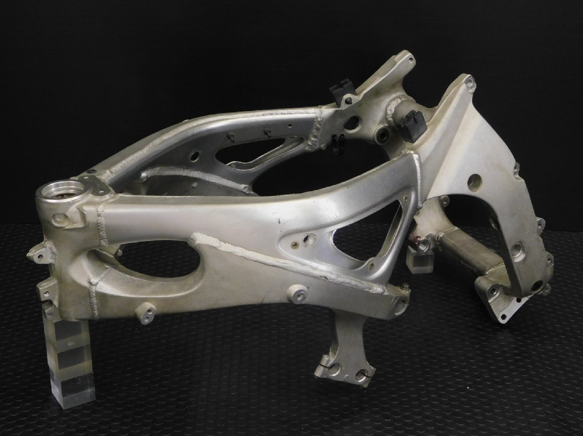 【傷や汚れあり】180【評価C】 YZF-R6 RJ04N レース 仕様 実動 純正 フレーム 正規登録 書類なし ...