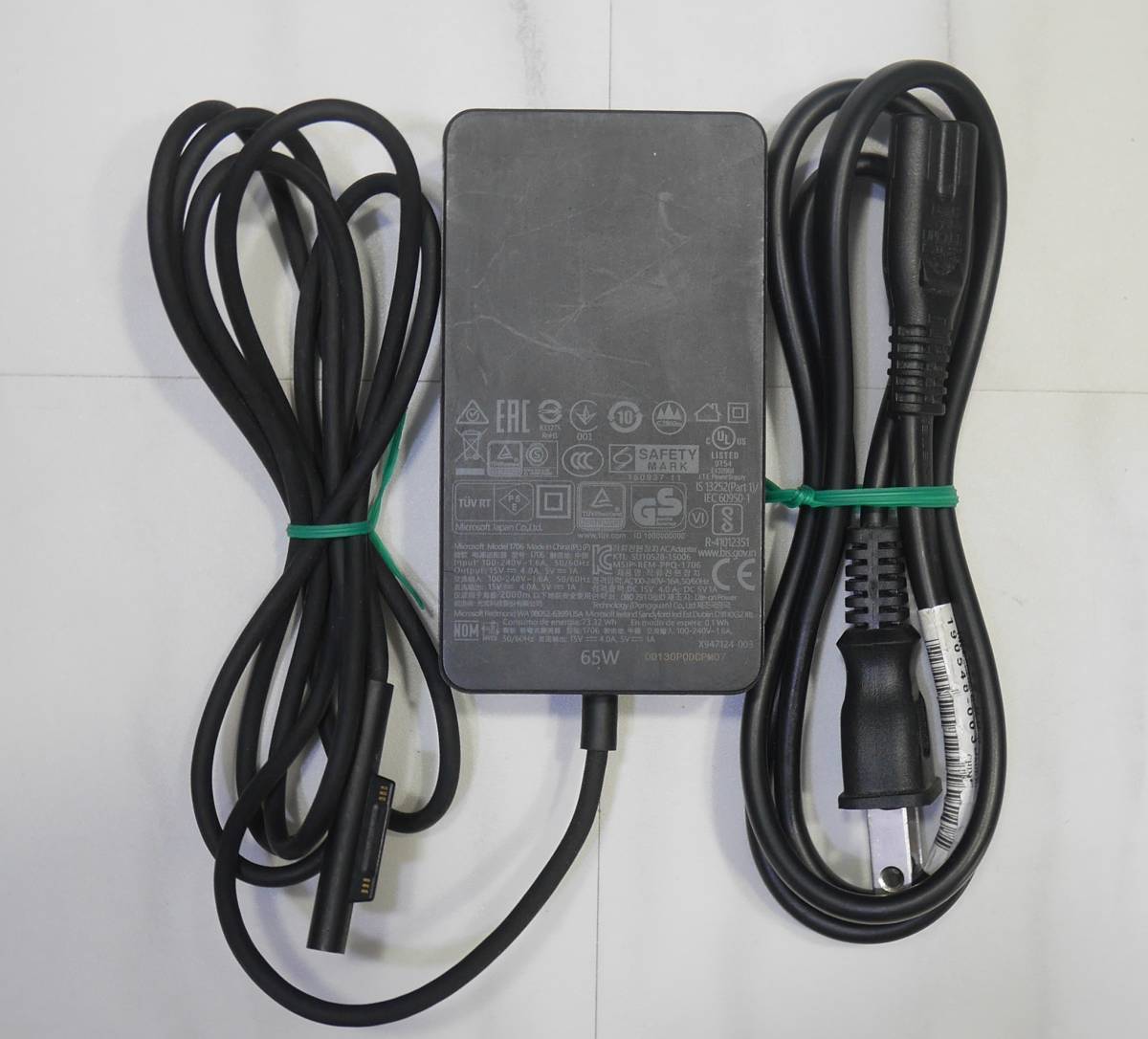【目立った傷や汚れなし】Microsoft Surface 1706 65W 15V 4A 5V 1A/Surface Pro 7/8/9/X ...