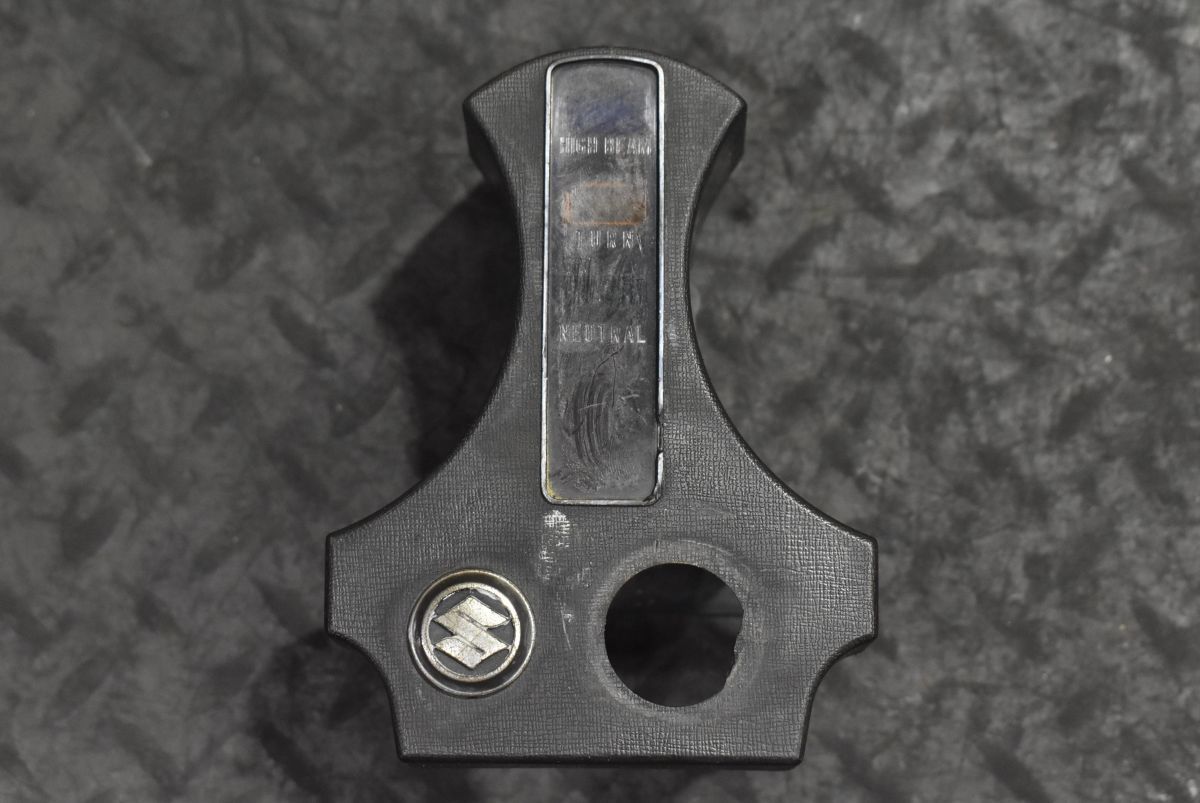 【中古】S256 当時物 純正 RG250E インジケーターカバー 0021 検) GT2502 X7 GS400 GT380の落札情報詳細 - ヤフオク落札価格検索 オークフリー