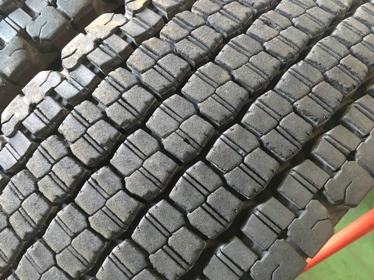 【やや傷や汚れあり】x667-3-8 ☆295/80R22.5 BS W905 16mm 中古2本！ ブリヂストン スタッドレス 2019年製 ...