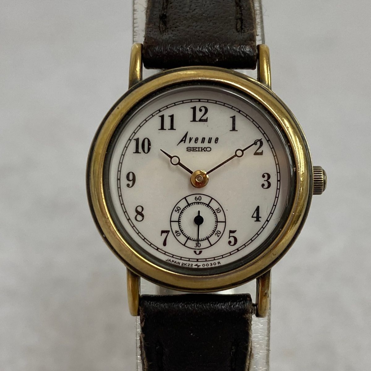 【傷や汚れあり】C387-O37-748 SEIKO セイコー Avenue アベニュー 2K22-00600 クォーツ スモセコ ホワイト ...