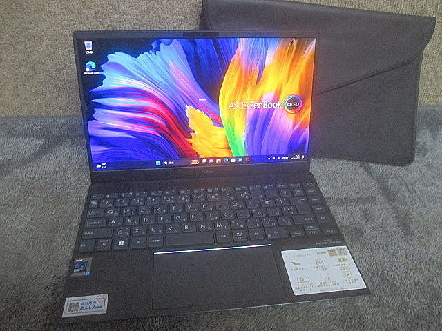 【傷や汚れあり】M489. ASUS / ZenBook UX390U / Core i7-7500U / 16GBメモリ / SSDなし ...