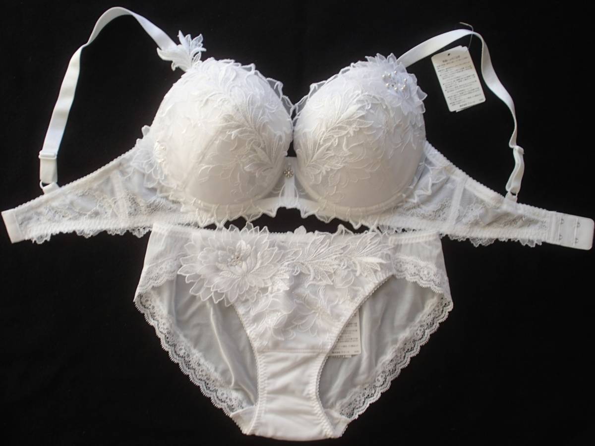 【未使用】ワコール♪サルート 【オアシス】 52G WH G75&ショーツL♪ ＜プレステージ＞の落札情報詳細 - ヤフオク落札価格検索 オークフリー