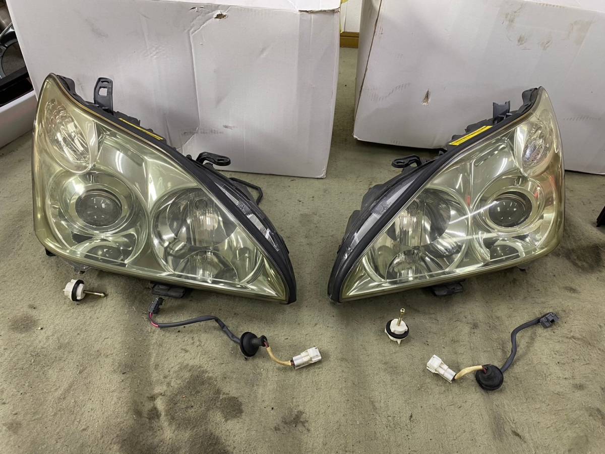 【傷や汚れあり】30系ハリアー トヨタ 純正 ヘッドライト 左右セット MCU30W MCU35 ACU30W 1カ所 ステー折れありの落札 ...