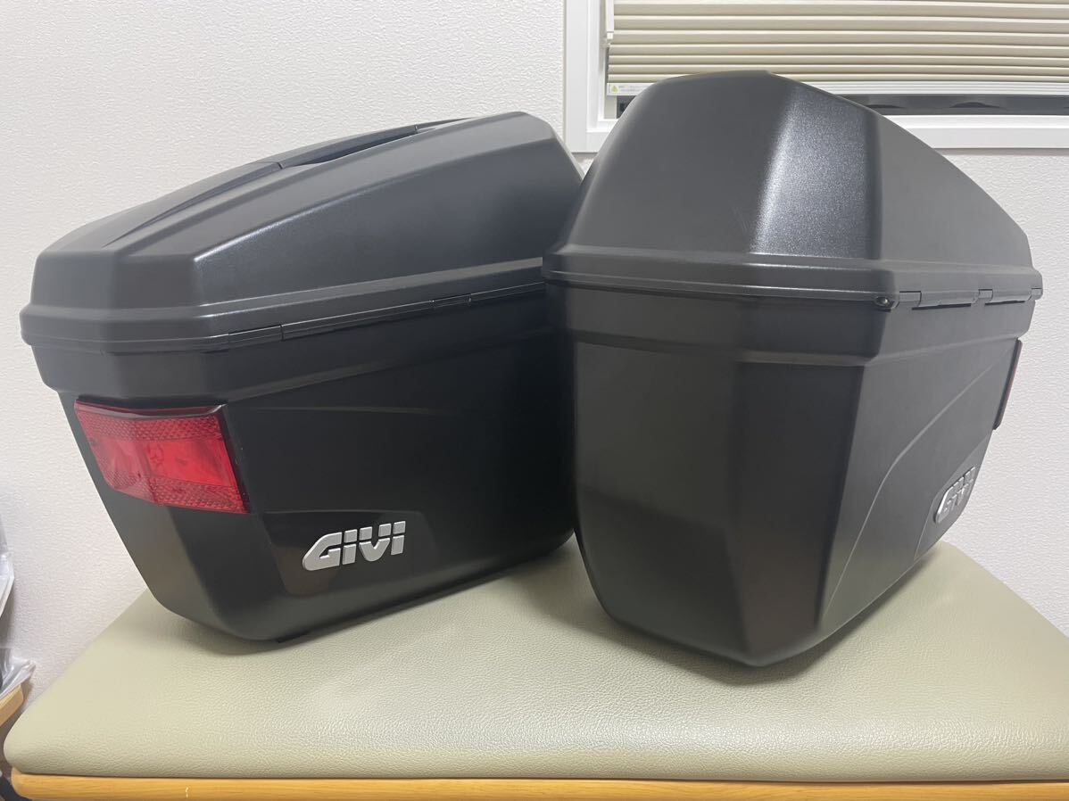 【目立った傷や汚れなし】GIVI E22N パニアケース サイドケース 無塗装ブラック 左右セット ＋汎用サイドバッグホルダーSBL2000ユニバーサルタイプのセット 美品の落札情報詳細 ...