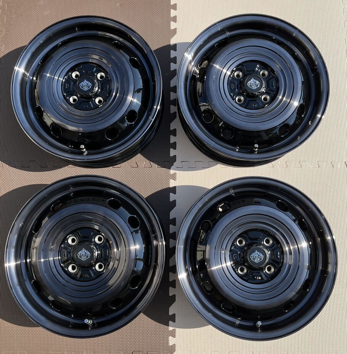 【未使用に近い】新品同様！ 送料込み！TOPY トピー LANDFOOT ランドフット XFG 15インチ 4.5J +45 組込のみ 4本 ...