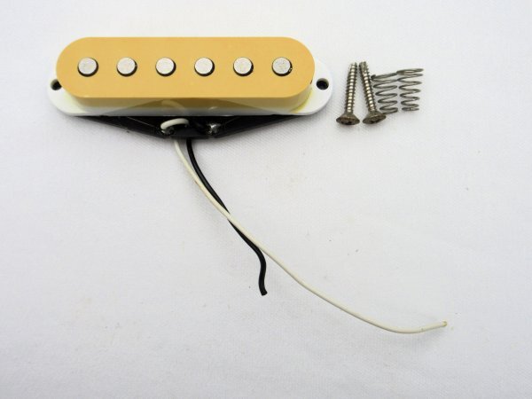 【目立った傷や汚れなし】FENDER JAPAN フェンダー Hot Rod 07S リア 吊り下げ用 85年製FENDER ST-557の ...