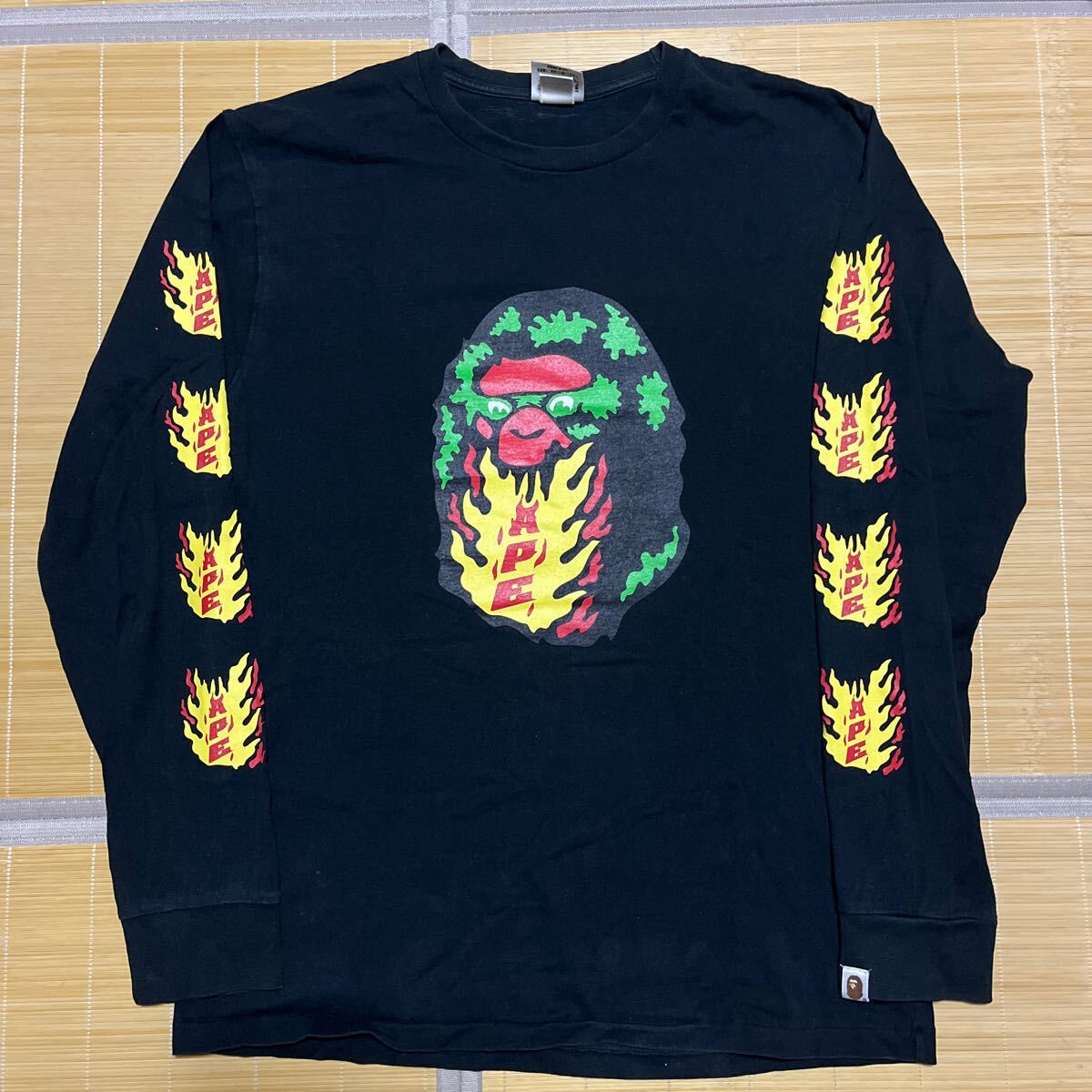【目立った傷や汚れなし】激レア A BATHING APE BAPE KAWS FLAME 炎 ロンt tシャツ XL 黒 ブラック BABY ...