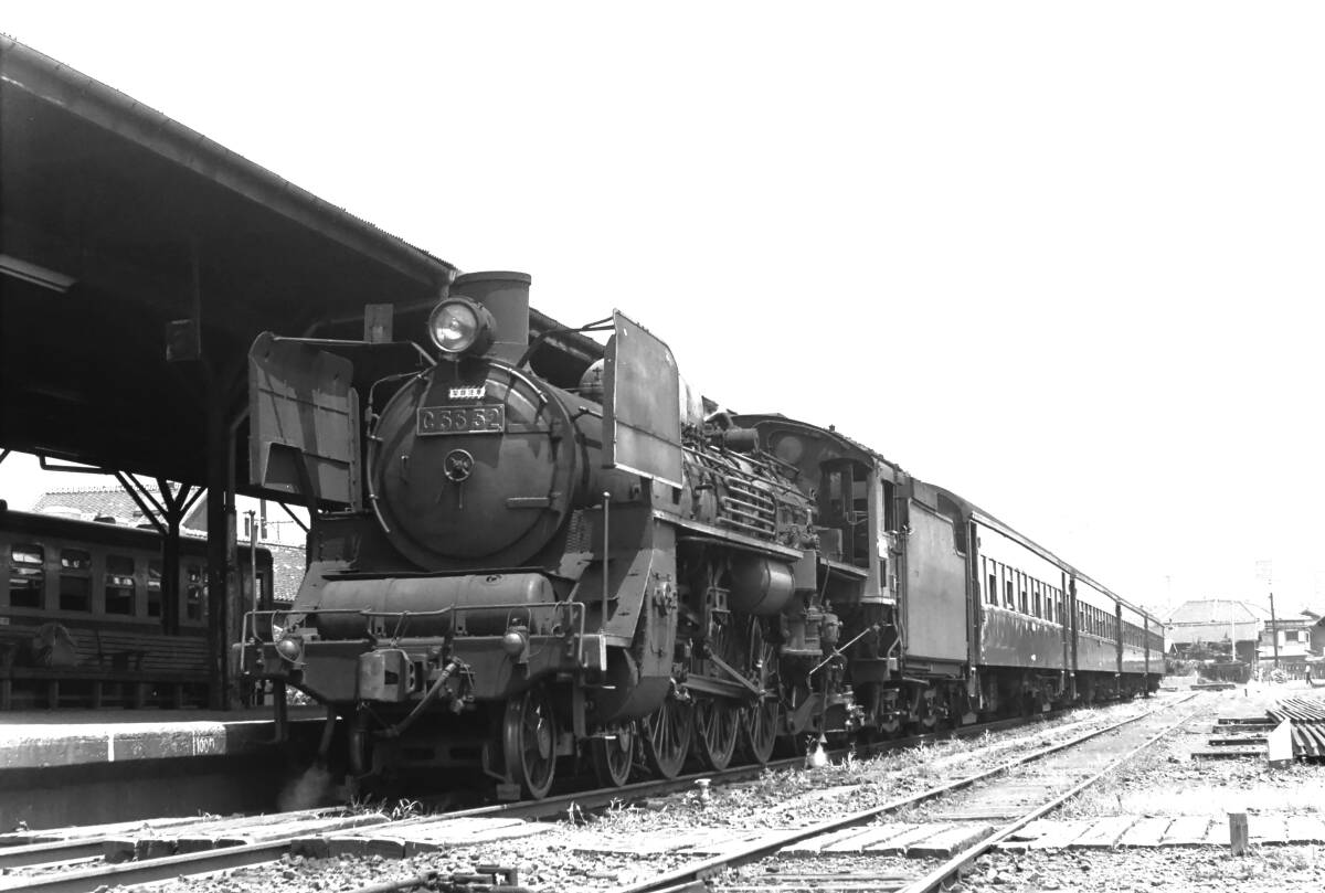 【やや傷や汚れあり】半額セール！C5552(若)+733客レ-2コマ+オマケ2コマ/筑豊本線=昭和40年代のSLモノクロネガ35mm/若松駅/S44.8.2/著作権譲渡証明書=無しの落札情報 ...