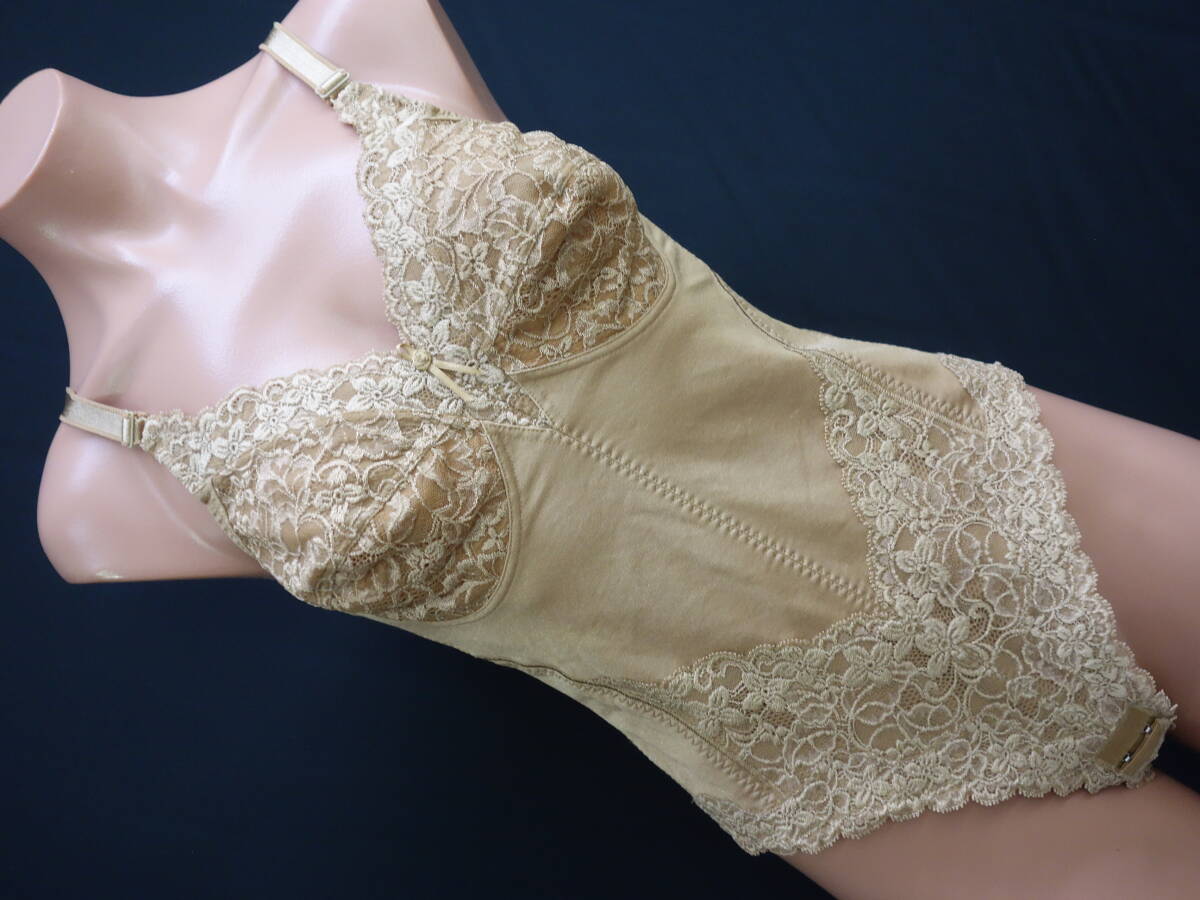 【やや傷や汚れあり】シャルレ Charle / ドゥヴァンナ Tヒップ ボディスーツ C65の落札情報詳細 - Yahoo!オークション落札価格検索 オークフリー