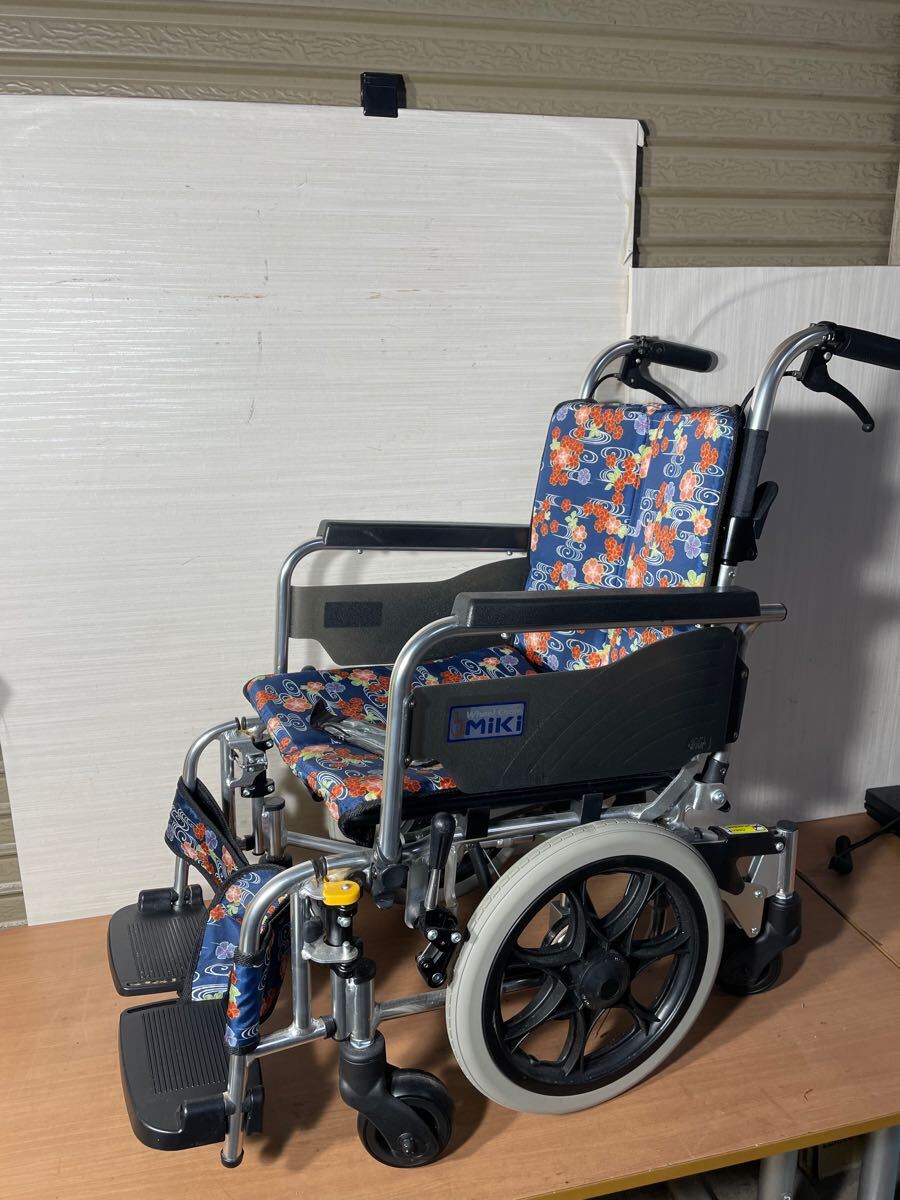 【目立った傷や汚れなし】Miki 車イス SKT-6 介助用 ティルト＆リクライニング コンパクト 6輪 スキット6 付属品付 折りたたみ式 脚部スイングアウト ミキ 車いすの落札情報詳細 ...