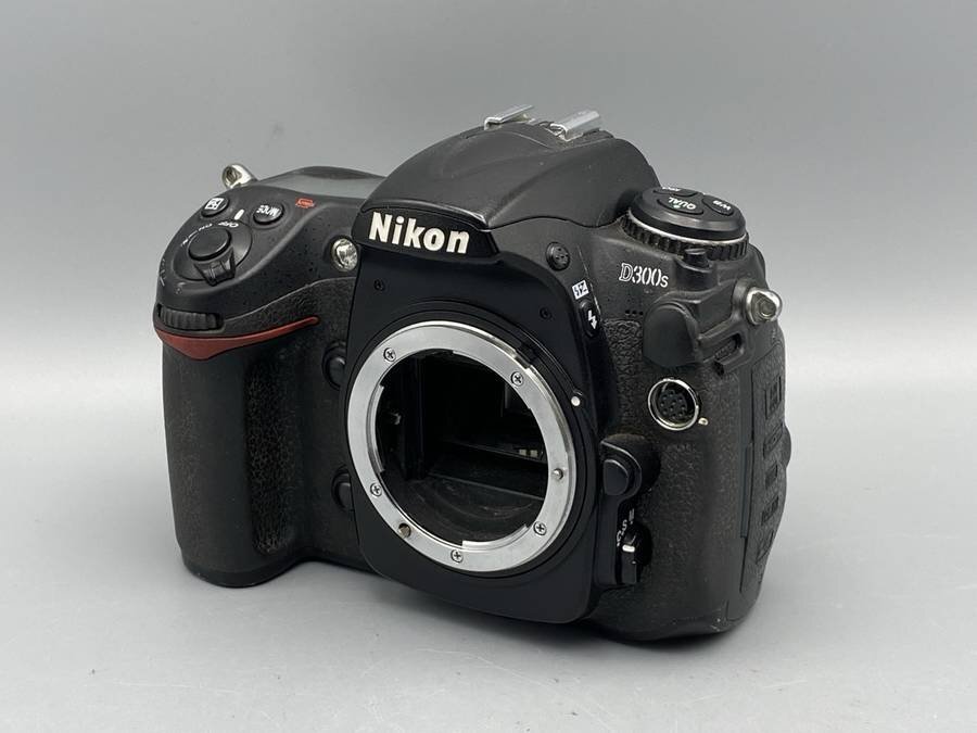 【全体的に状態が悪い】Nikon D300S デジタル一眼レフカメラボディ ジャンク品の落札情報詳細 - Yahoo!オークション落札価格検索 オークフリー