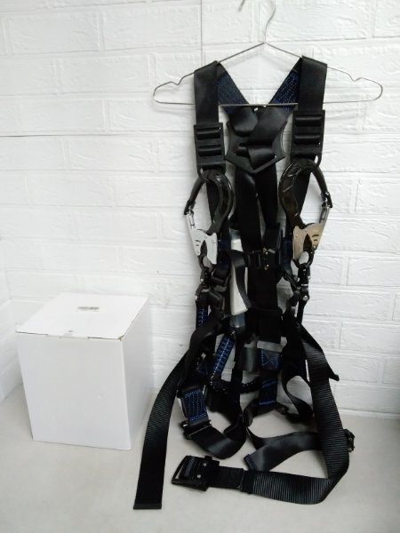 【目立った傷や汚れなし】美品 大華物産 墜落制止用器具 フルハーネス EN-354 安全帯 安全ベルト 2022年 現場 フルハーネス型 第1 ...