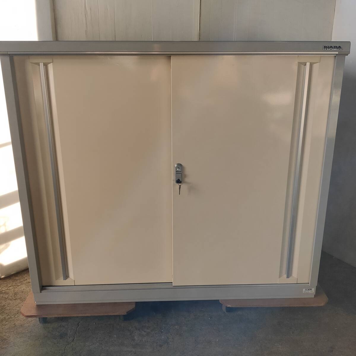 【傷や汚れあり】 引取限定(大阪府堺市) イナバ物置 シンプリー MJX-157C 全面棚タイプ 幅152×奥行75.5×高さ130.3cm 2015年製 収納庫 解体済み の落札情報詳細 ...