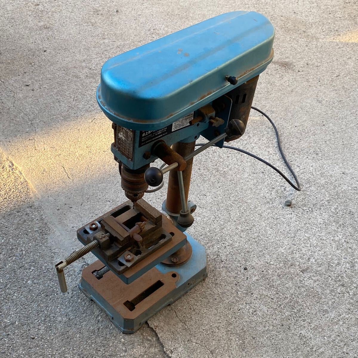【やや傷や汚れあり】♪ 新興製作所 卓上ボール盤 SD-13B ドリルプレス 5段変速 DRILL-PRESS SHINKO 電動工具 通電確認済 引取り限定 さいたま市岩槻区の落札情報詳細 ...