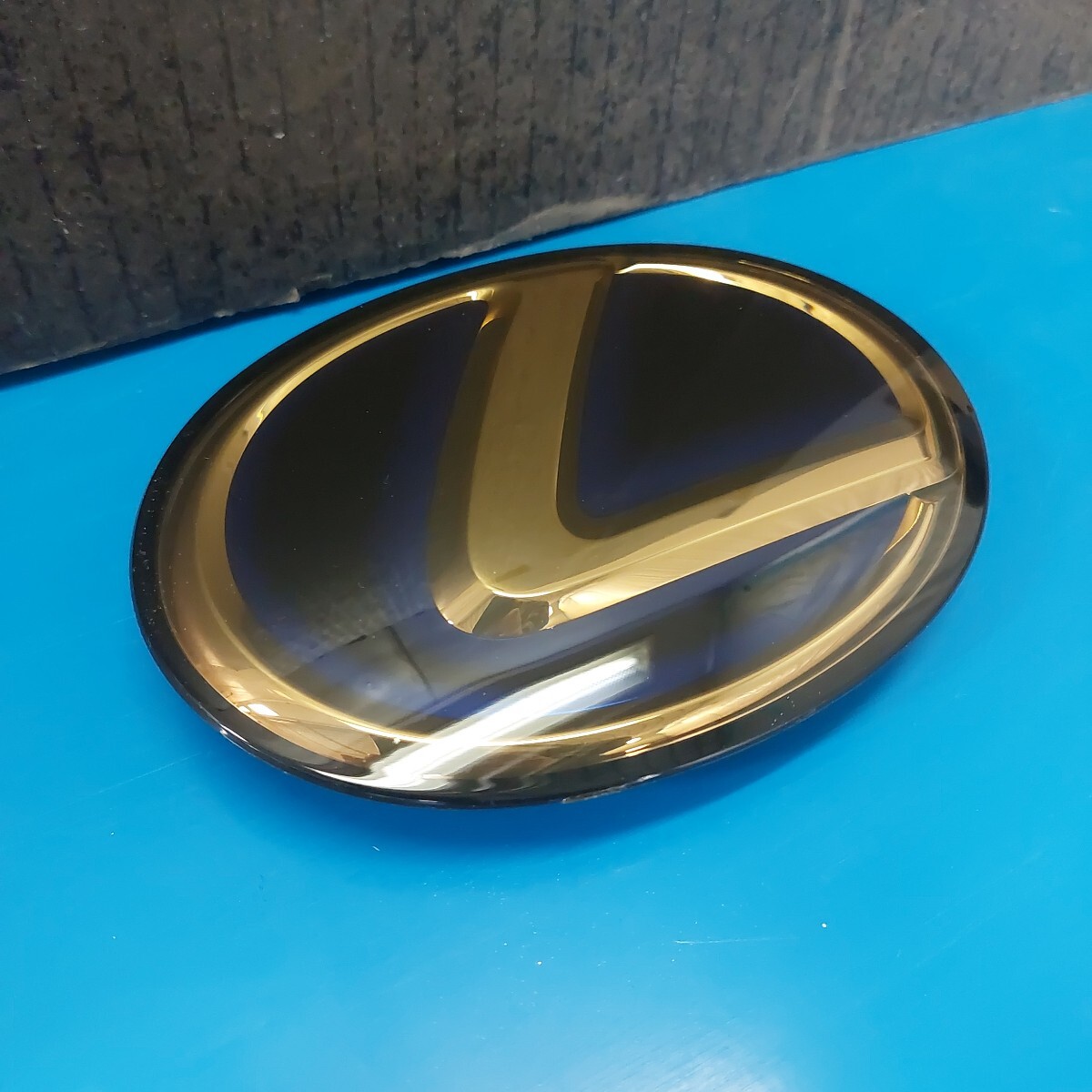 【やや傷や汚れあり】LEXUS GOLD EMBLEM レクサス ゴールドエンブレム LS GS LS RX IS NX RC AGL20W ...
