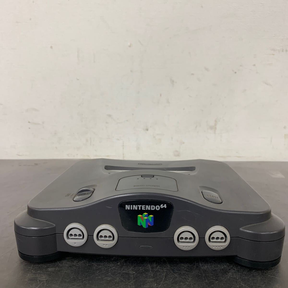 【全体的に状態が悪い】020734.NUS-001.NUS-002.Nintendo.任天堂.ニンテンドー64 本体.通電確認済み.ジャンクの ...