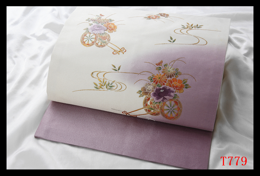 【目立った傷や汚れなし】蔵【T779】西陣美品 刺繍 花車紋 象牙色古代紫色 気品豊かに 正絹高級美術名古屋帯 検 簪着物袋帯和装小物帯締めの ...