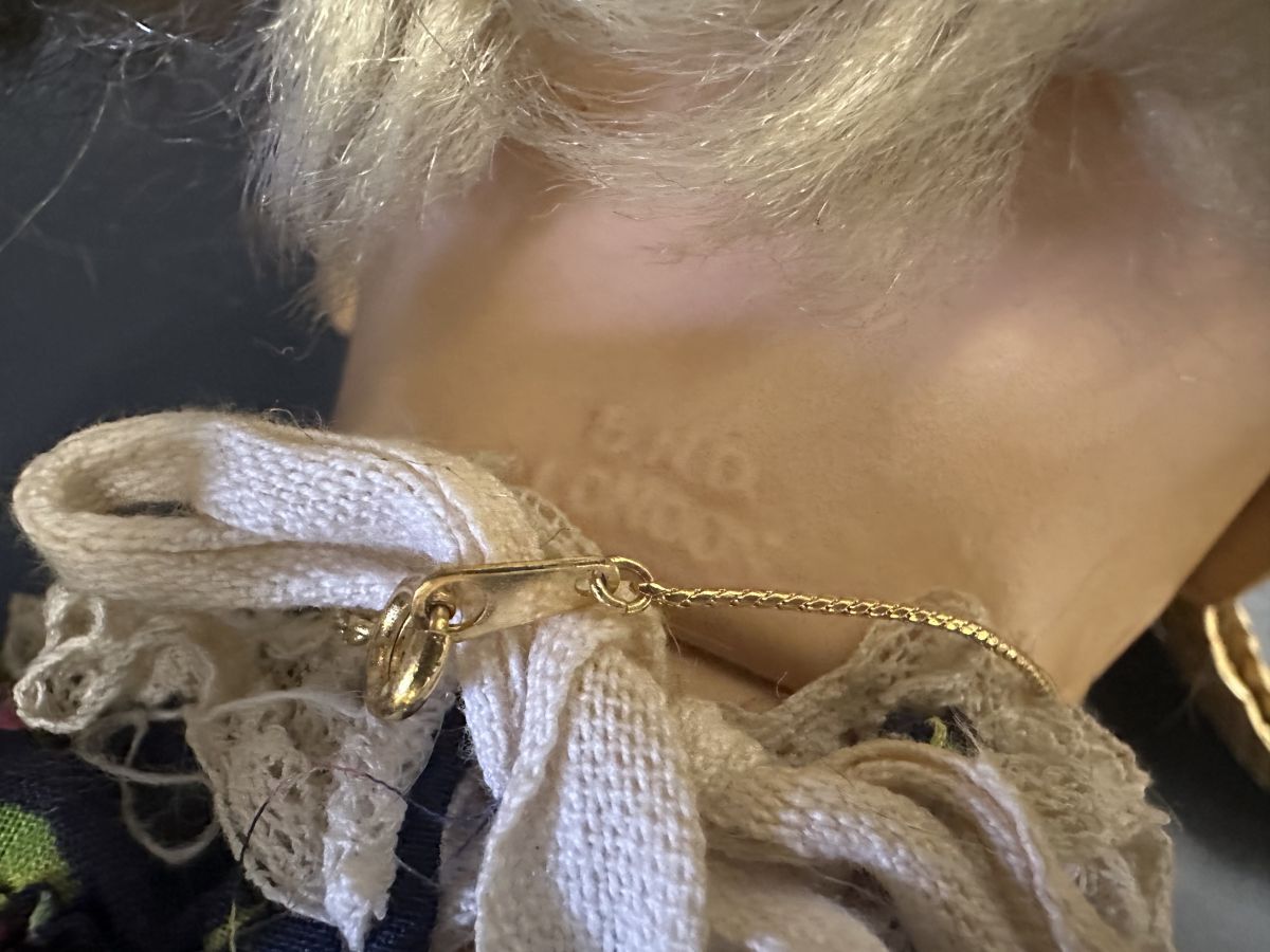 【やや傷や汚れあり】C078-X8-413 アンティーク ビスクドール 刻印あり 陶器人形 ※画像参照 現状品②の落札情報詳細 - Yahoo!オークション落札価格検索 オークフリー