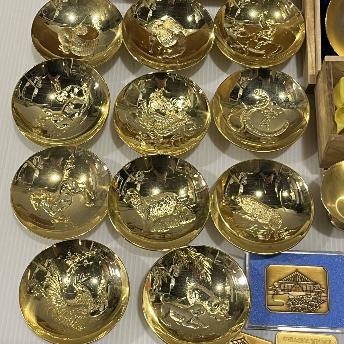 【やや傷や汚れあり】金杯 まとめ 干支 七福神 k24 GP メッキ EXPO70 朱肉 メダル ゴールド 縁起物 約3kg 現状品の落札情報詳細 - Yahoo!オークション落札価格検索 ...