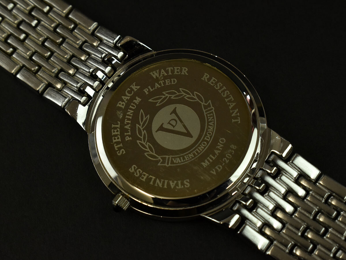 【やや傷や汚れあり】225569 動作確認済 Valentino Domani バレンチノ ドマーニ 腕時計クォーツ ラウンド 2針 VD ...