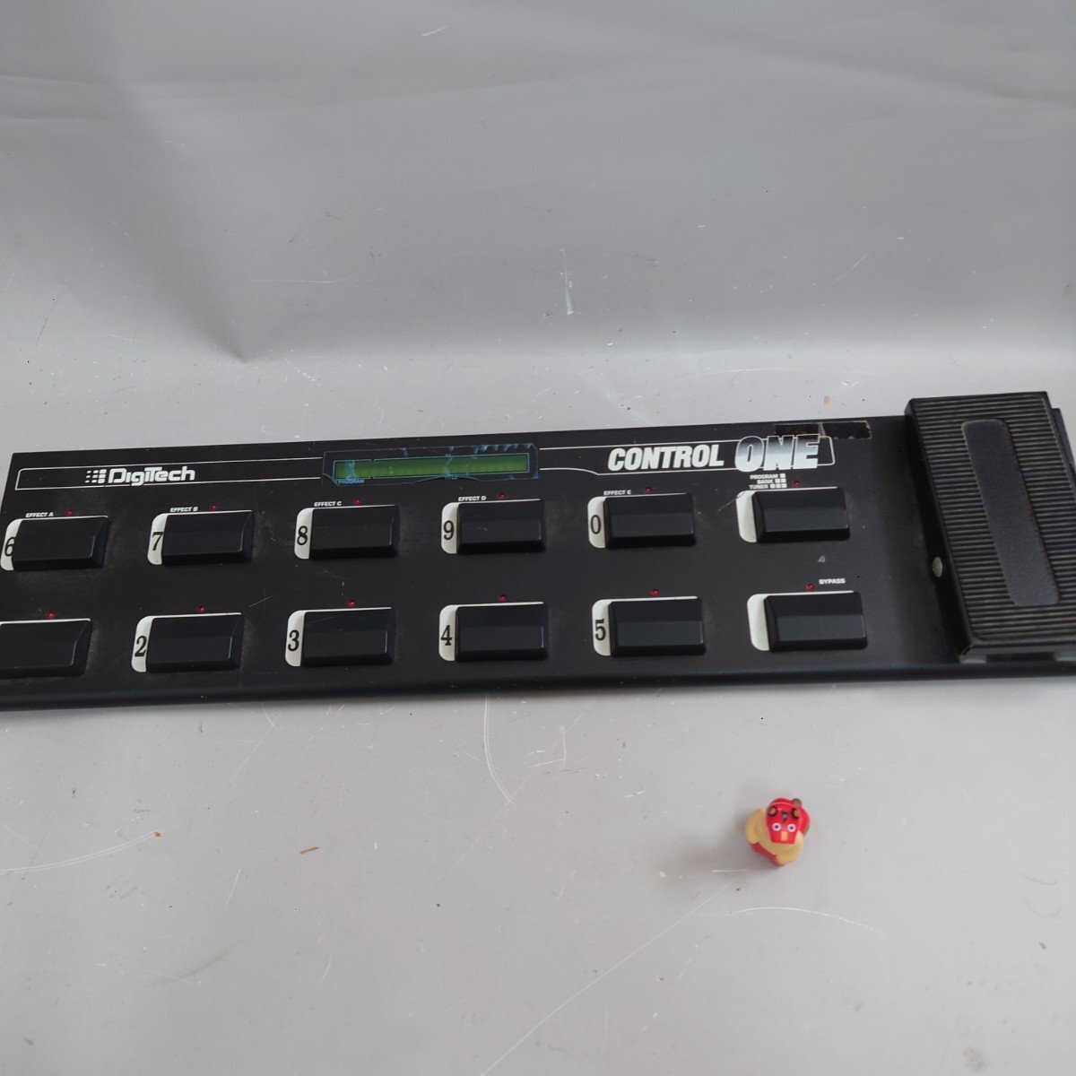 【全体的に状態が悪い】DigiTech デジテック CONTROL ONE フットコントローラー 動作未確認 横カバー無しの落札情報詳細 ...